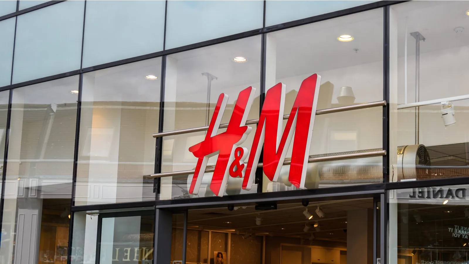 Stylish and Affordable: Discover the Latest Trends with H&M UAE ...